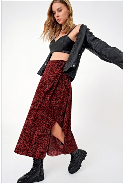 Eyo Asimetrik Kesim Yırtmaçlı Çiçek Desenli Uzun Etek