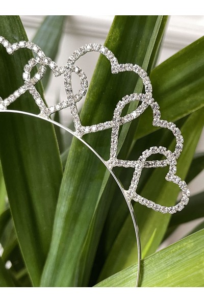 Doinua Kadın Taç Saç Bandı - Hearts Kalpli Tasarım Taş Döşemeli Kadın Tacı - Beyaz Doinua Kadın Taç Saç Bandı - Hearts Kalpli Tasarım Taş Döşemeli Kadın Tacı - Beyaz