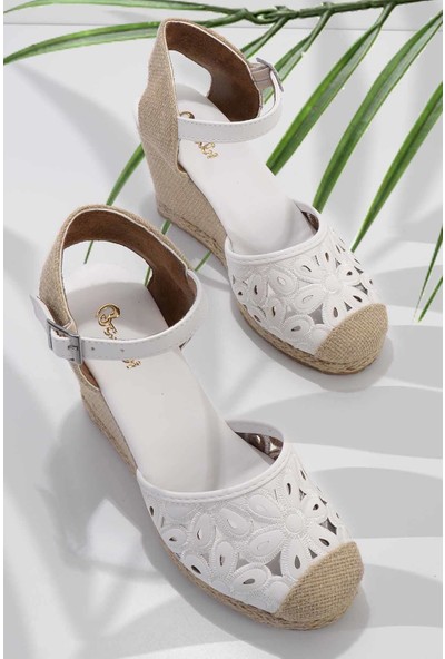 Bambi Beyaz Kadın Espadril K05874011809