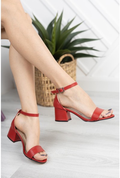 Moda Değirmeni Kadın Klasik Topuklu Ayakkabı MD1015-119-0001 Moda Değirmeni Kadın Klasik Topuklu Ayakkabı MD1015-119-0001