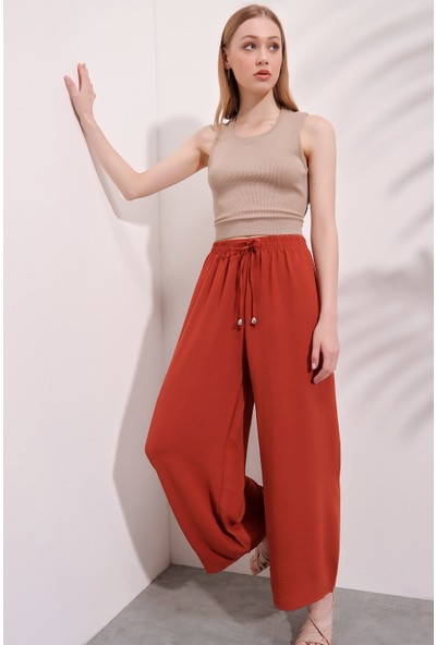 Butikburuc Kadın Fındık Bel Lastikli Ayrobin Pantolon Butikburuc Kadın Fındık Bel Lastikli Ayrobin Pantolon