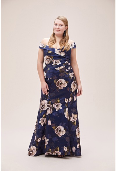 Viola Chan Lacivert Çiçek Desenli Düşük Omuzlu Saten Uzun Büyük Beden Abiye Elbise