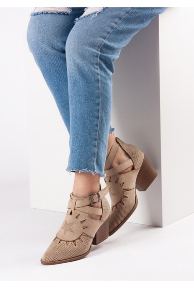 Bej Ayakkabı Valen Kadın Lazer Yıldız Desenli Toka Ayarlı Arkadan Fermuarlı Ten Rengi Ayakkabı Bej Ayakkabı Valen Kadın Lazer Yıldız Desenli Toka Ayarlı Arkadan Fermuarlı Ten Rengi Ayakkabı
