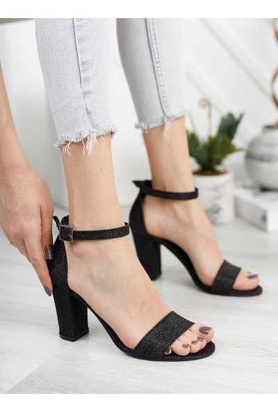 Topuklu Ayakkabı - Siyah Simli - Ayakkabı Havuzu Topuklu Ayakkabı - Siyah Simli - Ayakkabı Havuzu