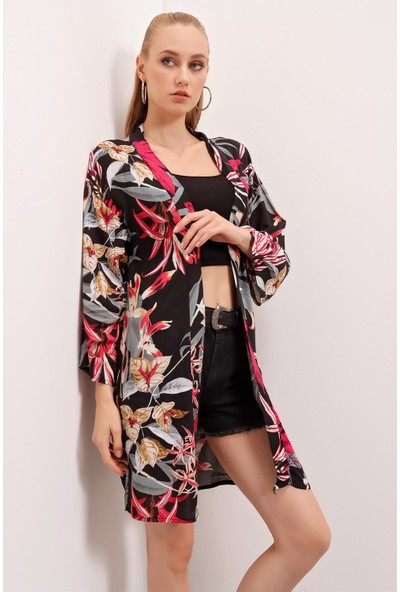 Butikburuc Kadın Siyah Desenli Kimono Ceket