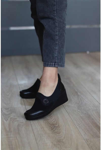 Serhatlar Kadın Siyah Dolgu Topuk Ayakkabı