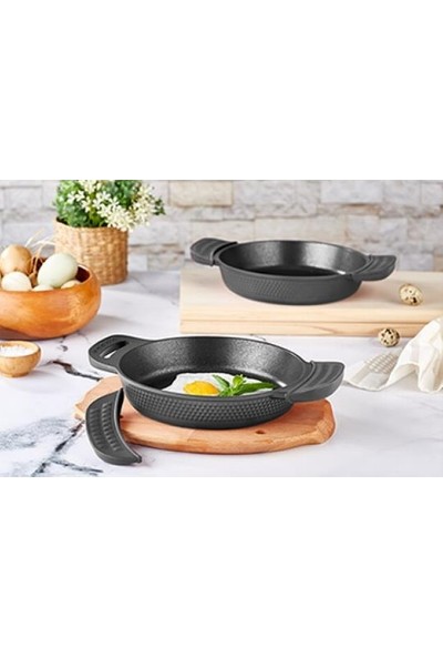 Amboss Kuvars 18 + 22 cm Döküm Sahan Seti Siyah Amboss Kuvars 18 + 22 cm Döküm Sahan Seti Siyah