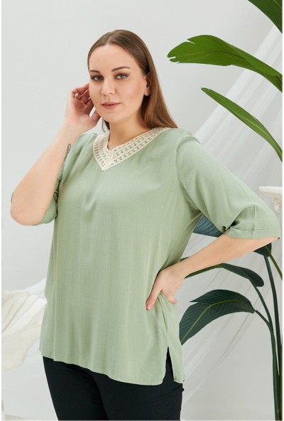 Rmg Dantel Detaylı V Yaka Büyük Beden Kadın Bluz