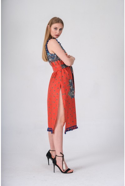 Narina Vual Kumaştan Pamuklu Püskül Detaylı Uzun Yelek Pareo ve Plaj Elbisesi Narina Vual Kumaştan Pamuklu Püskül Detaylı Uzun Yelek Pareo ve Plaj Elbisesi