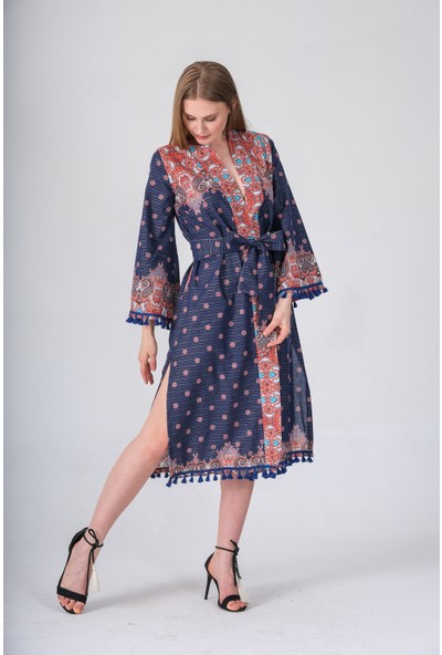 Narina Vual Kumaştan Pamuklu Kimono Püskül Detaylı Uzun Pareo ve Plaj Elbisesi Narina Vual Kumaştan Pamuklu Kimono Püskül Detaylı Uzun Pareo ve Plaj Elbisesi