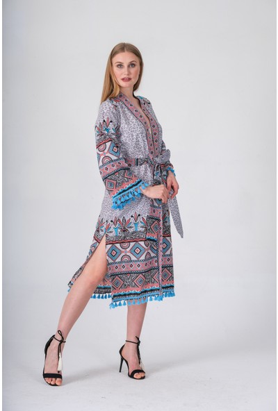 Narina Vual Kumaştan Pamuklu Kimono Püskül Detaylı Uzun Pareo ve Plaj Elbisesi Narina Vual Kumaştan Pamuklu Kimono Püskül Detaylı Uzun Pareo ve Plaj Elbisesi