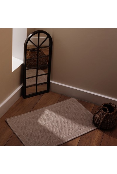 Favore Casa Selçuklu Pamuklu Paspas Kaymaz Tabanlı 55X85 cm Açık Bej Favore Casa Selçuklu Pamuklu Paspas Kaymaz Tabanlı 55X85 cm Açık Bej