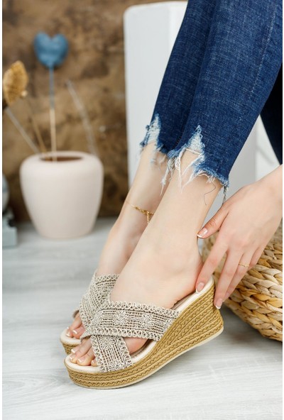 Modafrato Çapraz Hasır Dolgu Taban Kadın Terlik