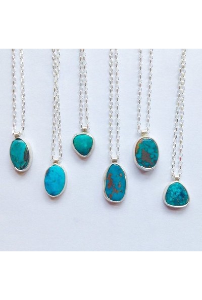 Silvercim Firuzen Koleksiyonu Çerçeveli Iri Doğal Taşlı Firuze Sertifikalı Bayan Kolye Silvercim Firuzen Koleksiyonu Çerçeveli Iri Doğal Taşlı Firuze Sertifikalı Bayan Kolye