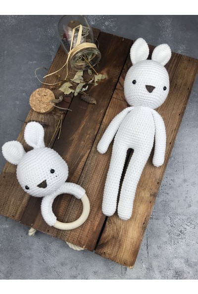 Ececraft Amigurumi Tavşan Oyuncak ve Çıngırağı Ececraft Amigurumi Tavşan Oyuncak ve Çıngırağı