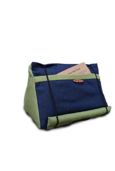 Yedi Kedi Cepli Kitap / Tablet Yastığı Yeşil Denim Yedi Kedi Cepli Kitap / Tablet Yastığı Yeşil Denim