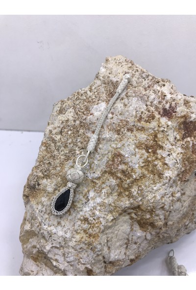 Kazzaze Siyah Taşlı Kısa Gümüş Tesbih Püskülü