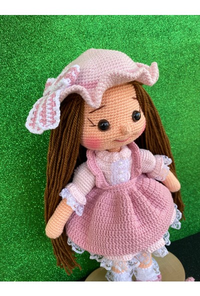 Simay Store Amigurumi Organik Örgü Oyuncak Pembe Alice Şapka Çantalı Örgü Bebek 35 cm Simay Store Amigurumi Organik Örgü Oyuncak Pembe Alice Şapka Çantalı Örgü Bebek 35 cm