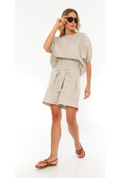 Dreamlike Yuvarlak Yaka Balon Kol Bluz Beli Büzgülü Cepli Şort Takım Dreamlike Yuvarlak Yaka Balon Kol Bluz Beli Büzgülü Cepli Şort Takım