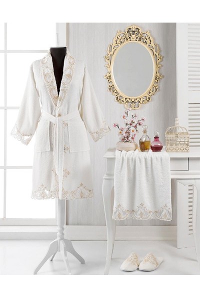 Çeyiz Diyarı Fransız Güpürlü Fulya Bambu Balayı Bornoz Seti