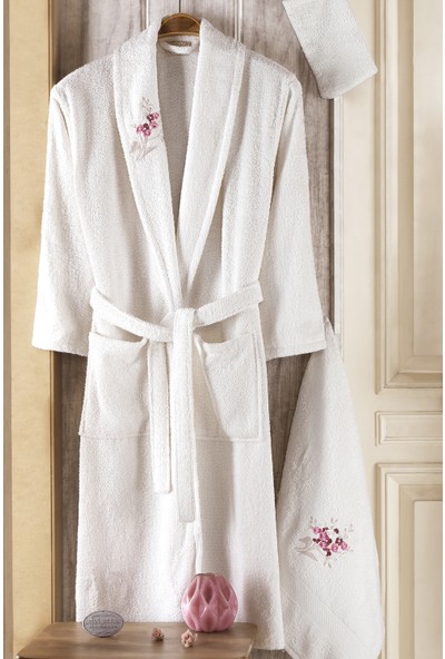 Güvenal Pamuxu 4 Parça Tekli Bornoz Seti Güvenal Pamuxu 4 Parça Tekli Bornoz Seti