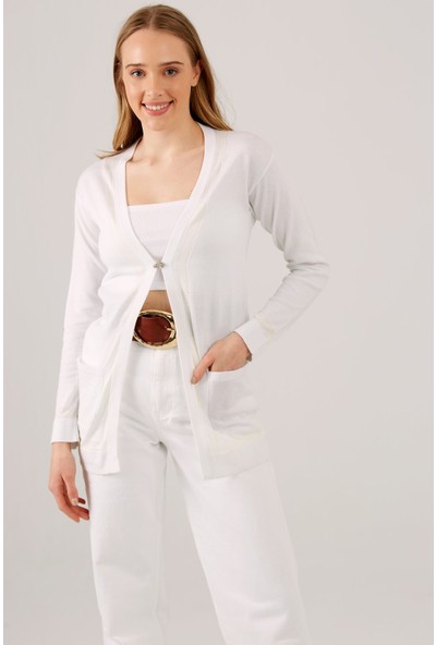 Sweater Büyük Beden Beyaz Taşlı Düğmeli Cepli Kadın Hırka