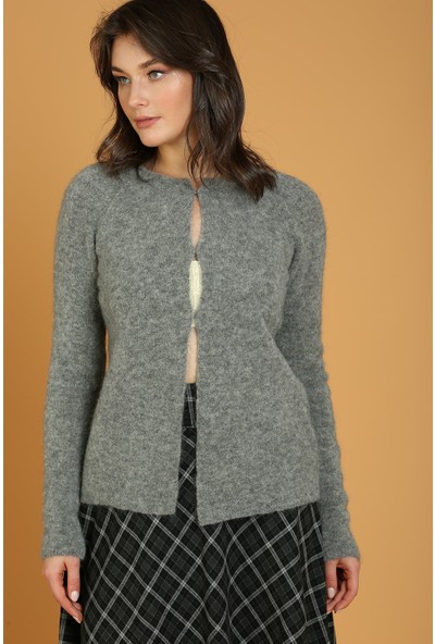 Sweater Gri Bisiklet Yaka Gizli Düğmeli Yün Kadın Hırka