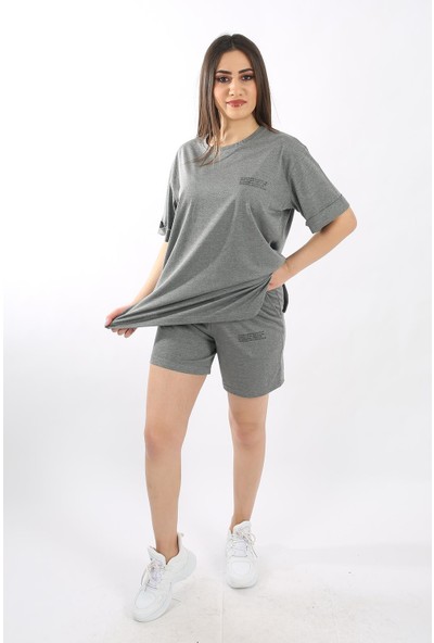 Sara Modex Şortlu Yazı Baskılı Duble Kol Tişortlü Takım Sara Modex Şortlu Yazı Baskılı Duble Kol Tişortlü Takım