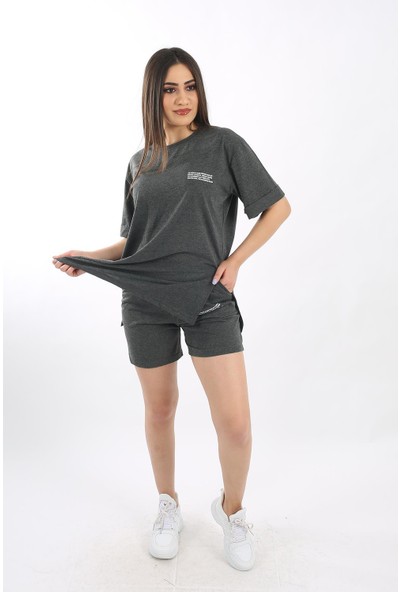 Sara Modex Şortlu Yazı Baskılı Duble Kol Tişortlü Takım Sara Modex Şortlu Yazı Baskılı Duble Kol Tişortlü Takım