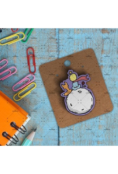 Hipder Mor Küçük Prens Baskılı Ahşap Rozet Hipder Mor Küçük Prens Baskılı Ahşap Rozet