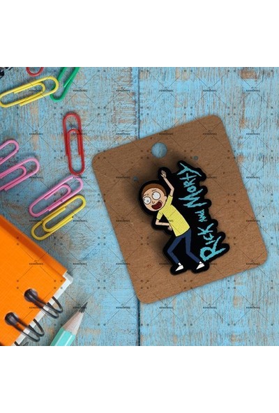 Hipder Dans Eden Morty Baskılı Ahşap Rozet