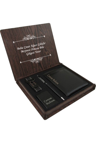 Manidar Hediye Babalar Günü Fırsatı ! Ahşap Kişiye Özel Deri Cüzdan-Anahtarlık-Metal Zippo-Kalem Seti Manidar Hediye Babalar Günü Fırsatı ! Ahşap Kişiye Özel Deri Cüzdan-Anahtarlık-Metal Zippo-Kalem Seti