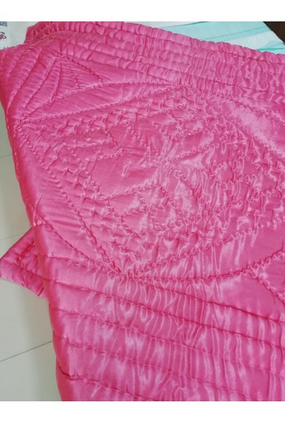 Sarar Organik Pamuk Saten El Yapımı Çift Kişilik Yorgan Sarar Organik Pamuk Saten El Yapımı Çift Kişilik Yorgan