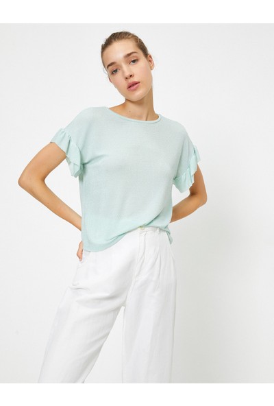 Koton Bisiklet Yaka Kolları Fırfır Detaylı Tişört