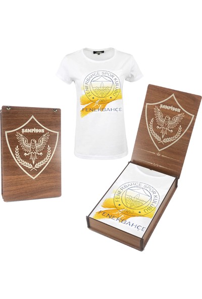 Fenerbahçe Orijinal Kadın T-Shirt Tribun Fırça Logolu Hediyelik Ahşap Kutulu Fenerbahçe Orijinal Kadın T-Shirt Tribun Fırça Logolu Hediyelik Ahşap Kutulu