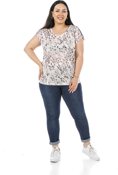 Disentis Modest Büyük Beden Kayık Yaka Düşük Omuzlu Mor Şerit Detaylı Kadın T-Shirt Disentis Modest Büyük Beden Kayık Yaka Düşük Omuzlu Mor Şerit Detaylı Kadın T-Shirt