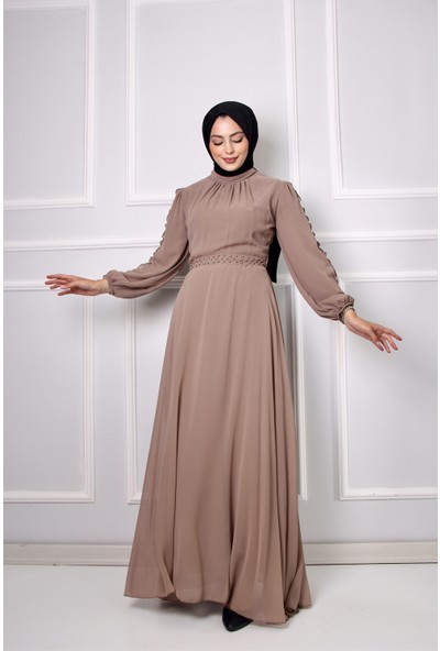 Moda Echer Tesettür Abiye Şifon Fırfır Kol Inci Detaylı Taşlı Kemer Aksesuarlı Elbise 7628