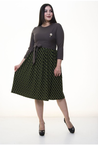 Modayız Yeşil Kloş Etekli Büyük Beden Elbise 25B-094399 Modayız Yeşil Kloş Etekli Büyük Beden Elbise 25B-094399